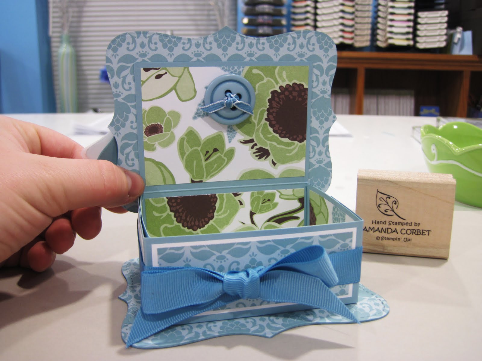 Krafting Kreations: Top Note Gift Box Tutorial