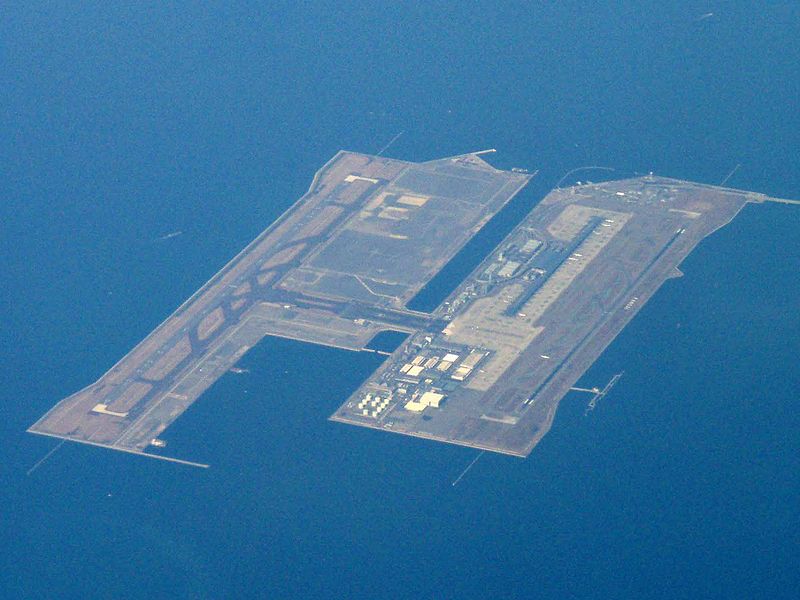 earth's geography: Kansai International Airport : landing in the sea