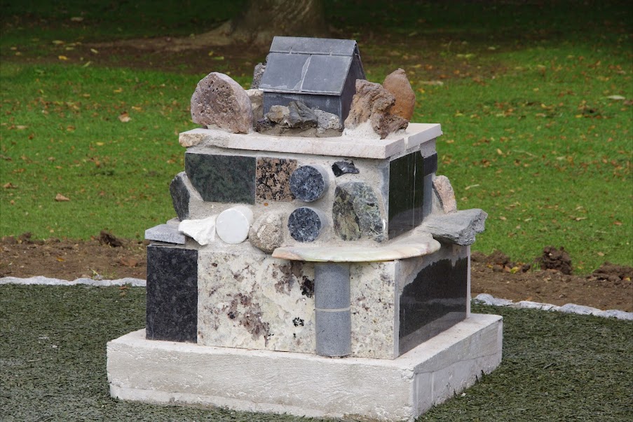 OUTCROP: Box Rock Circus