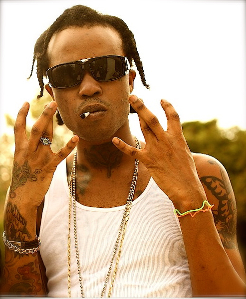 The Latest in Dancehall and Reggae Music: Tommy Lee Booed Twice