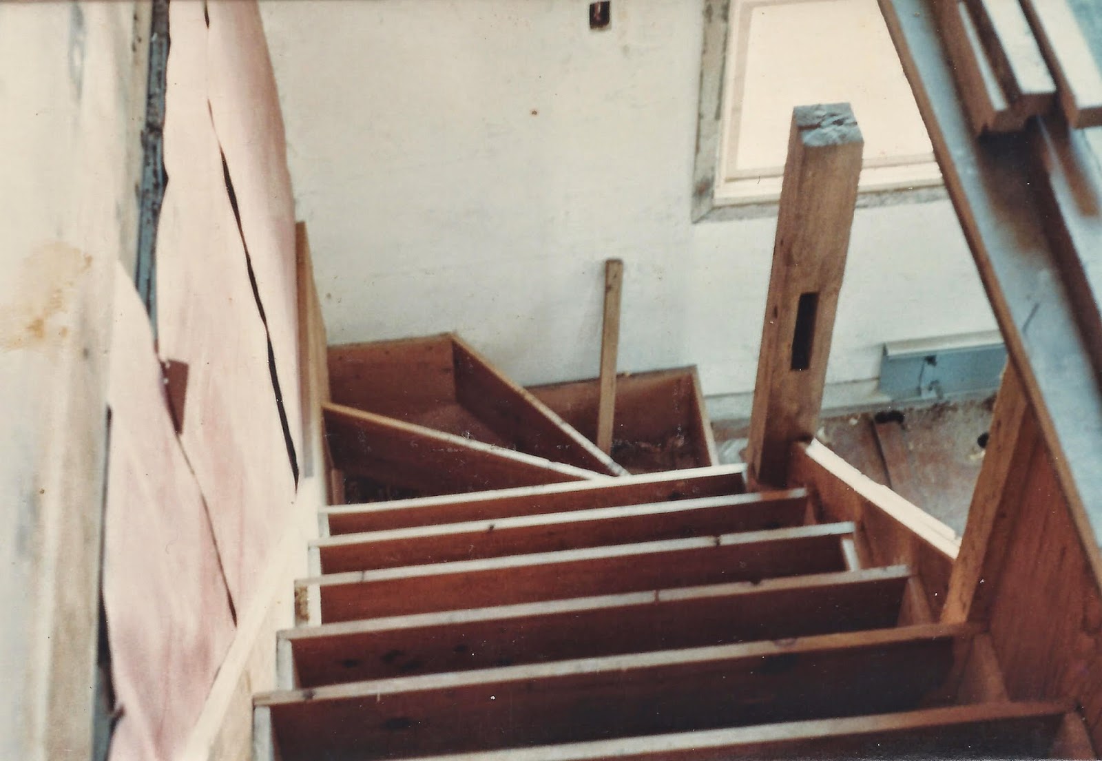 Antique Houses Of Gloucester And Beyond: THE FINAL PUSH AND THE BARN PART 8