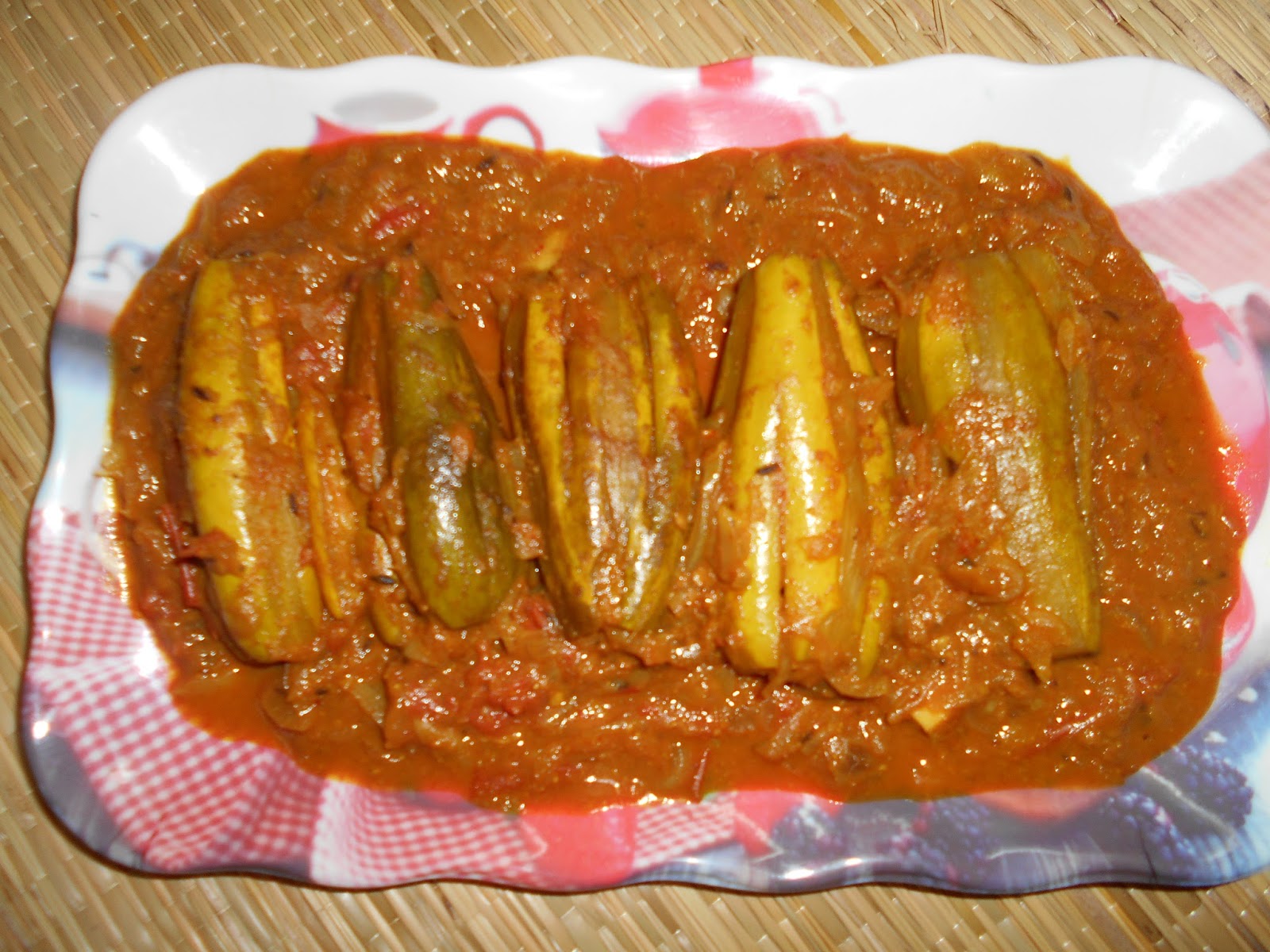 Paramita's Kitchen: Doi Potol / Dahi Parwal / Curd Parwal / Pointed ...