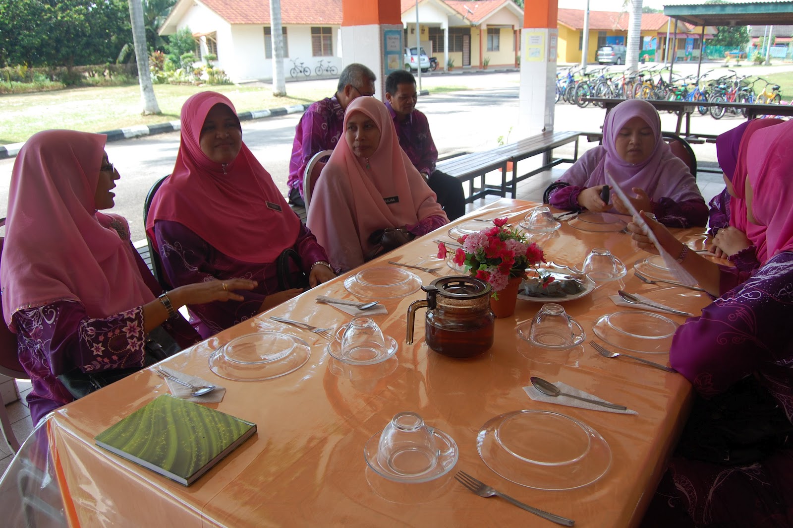 SEKOLAH KEBANGSAAN SERI DUYONG,MELAKA: SESSI JAMUAN RINGAN UNTUK TETAMU ...