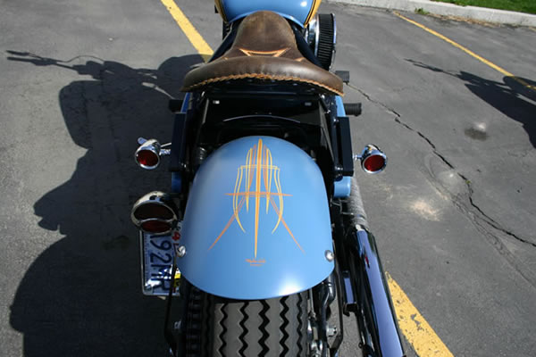 CUSTOM SOUL: Blue Collar Bobbers