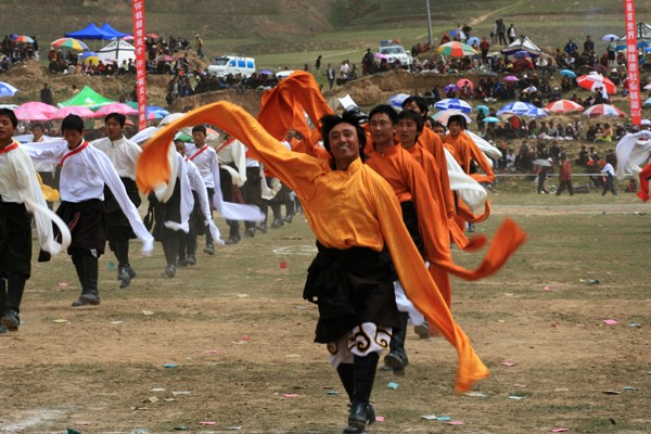 Orang Tibet merayakan Tahun baru Tibet ~ China Indonesia Information