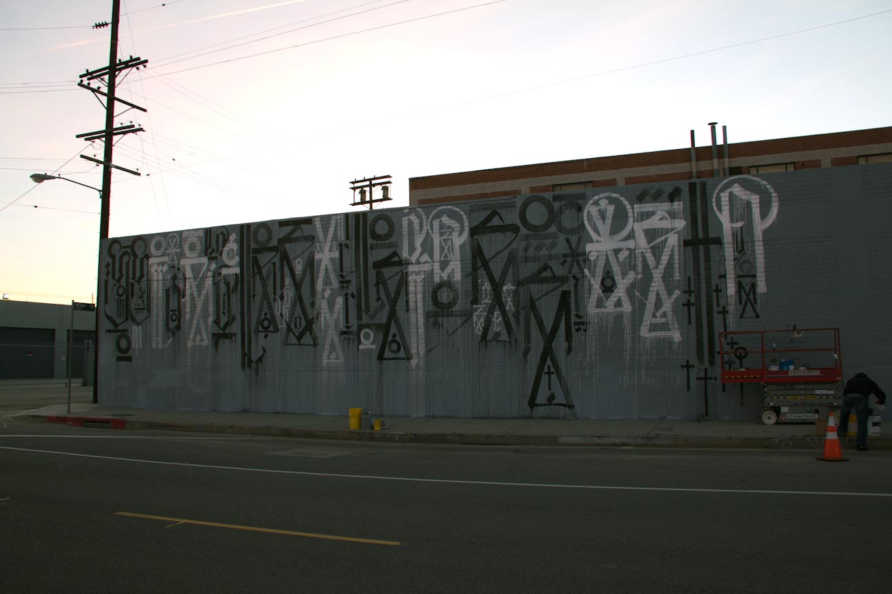 RETNA New Mural In Progress, Los Angeles – StreetArtNews