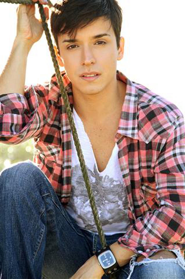 fã clube rebelde: Bernardo Falcone, o Téo de Rebelde, falou ...