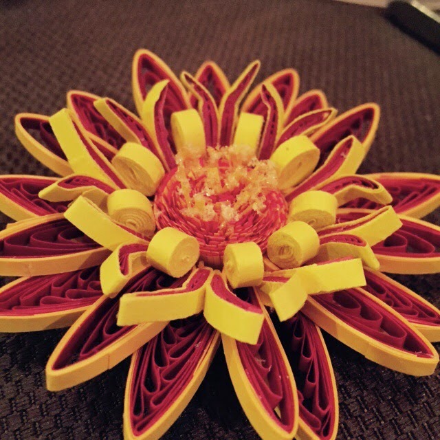 Quilling Made Easy: Red and Yellow Quilled flowers