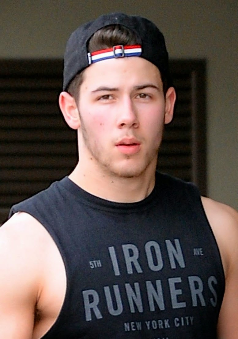 El Lavadero de las Muñecas: NICK JONAS PRESUME MUSCULATURA EN INSTAGRAM