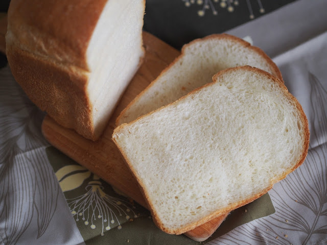 Da Washoku Kitchen: Japanese White Bread 'SHOKUPAN' with Bread Machine