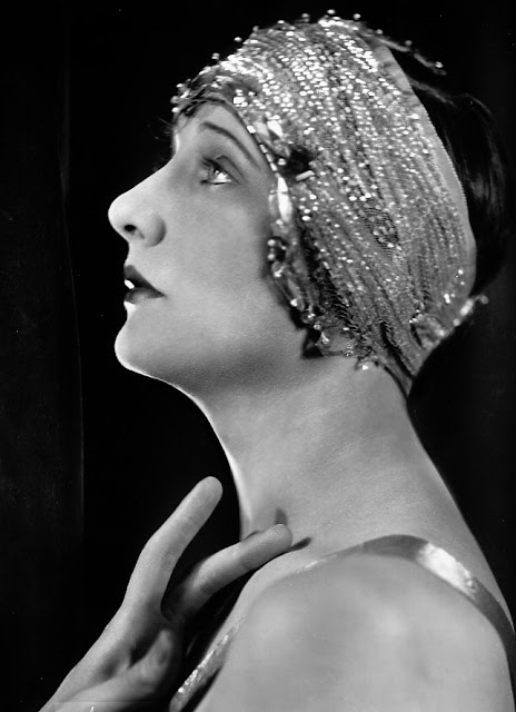 It's The Pictures That Got Small ...: THE MONDAY GLAMOUR 15!