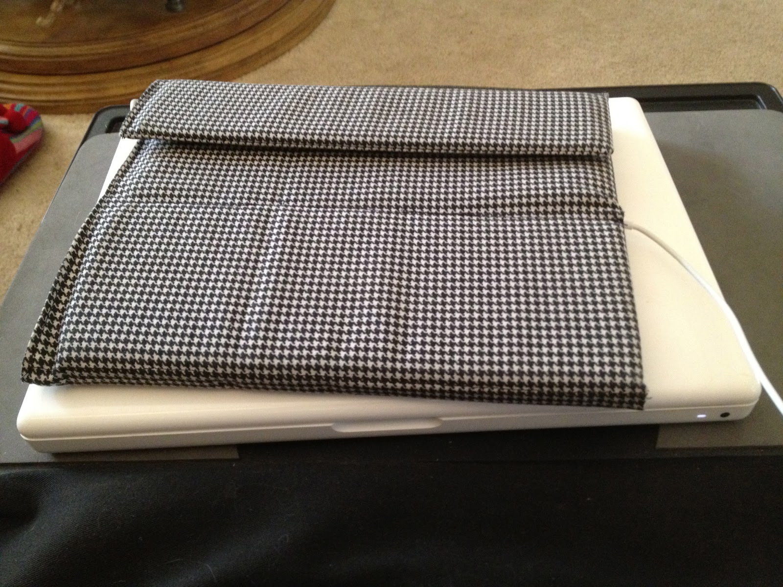 Garden of Eaton: DIY Ipad case: functional