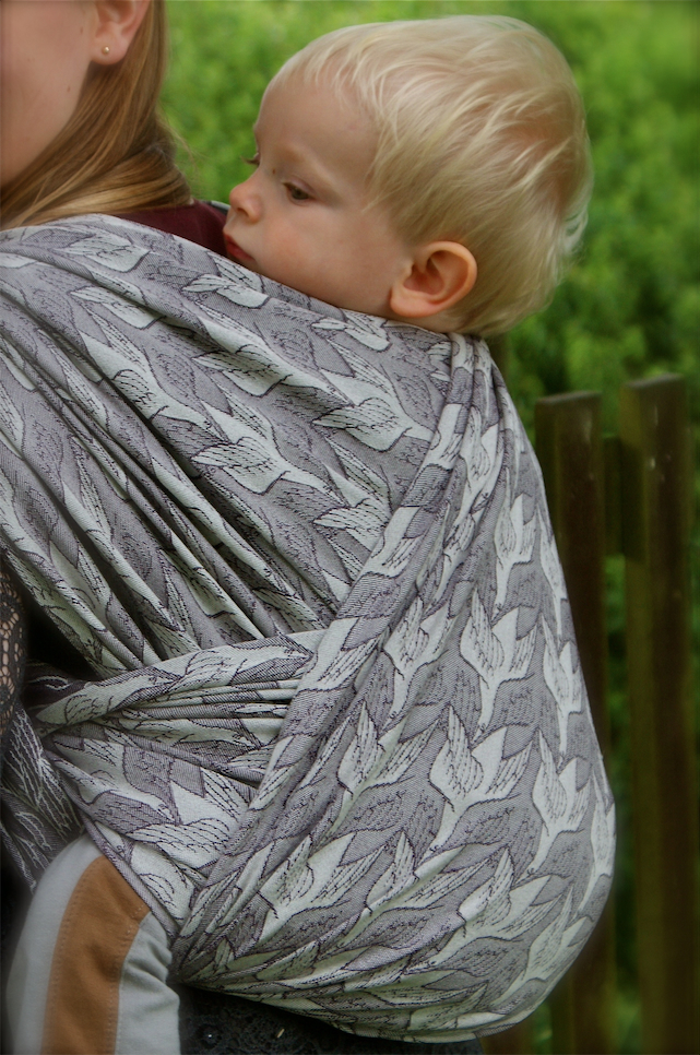 Slinging Joey: Review: Artipoppe Two Birds Akka