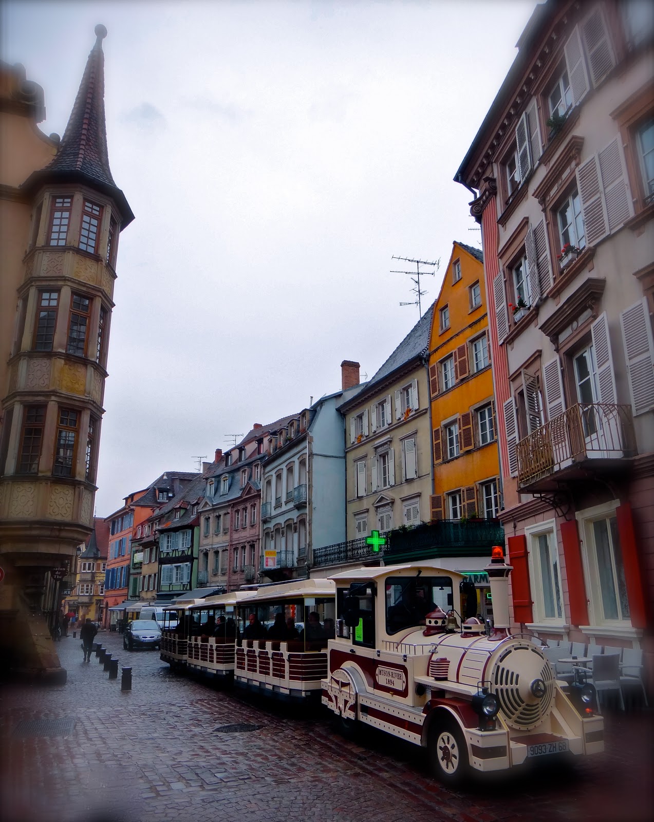 le petit train blanc de colmar - alsace - france