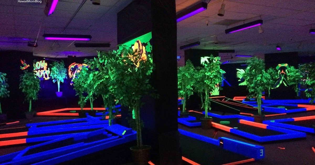 Hawaii Mom Blog: Glow Putt Mini Golf
