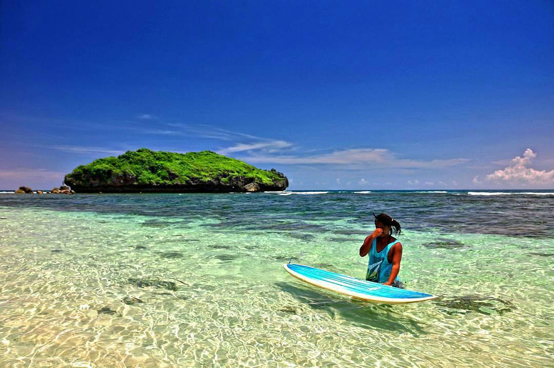 wisata indonesia: pantai sadranan pantai unik jogja