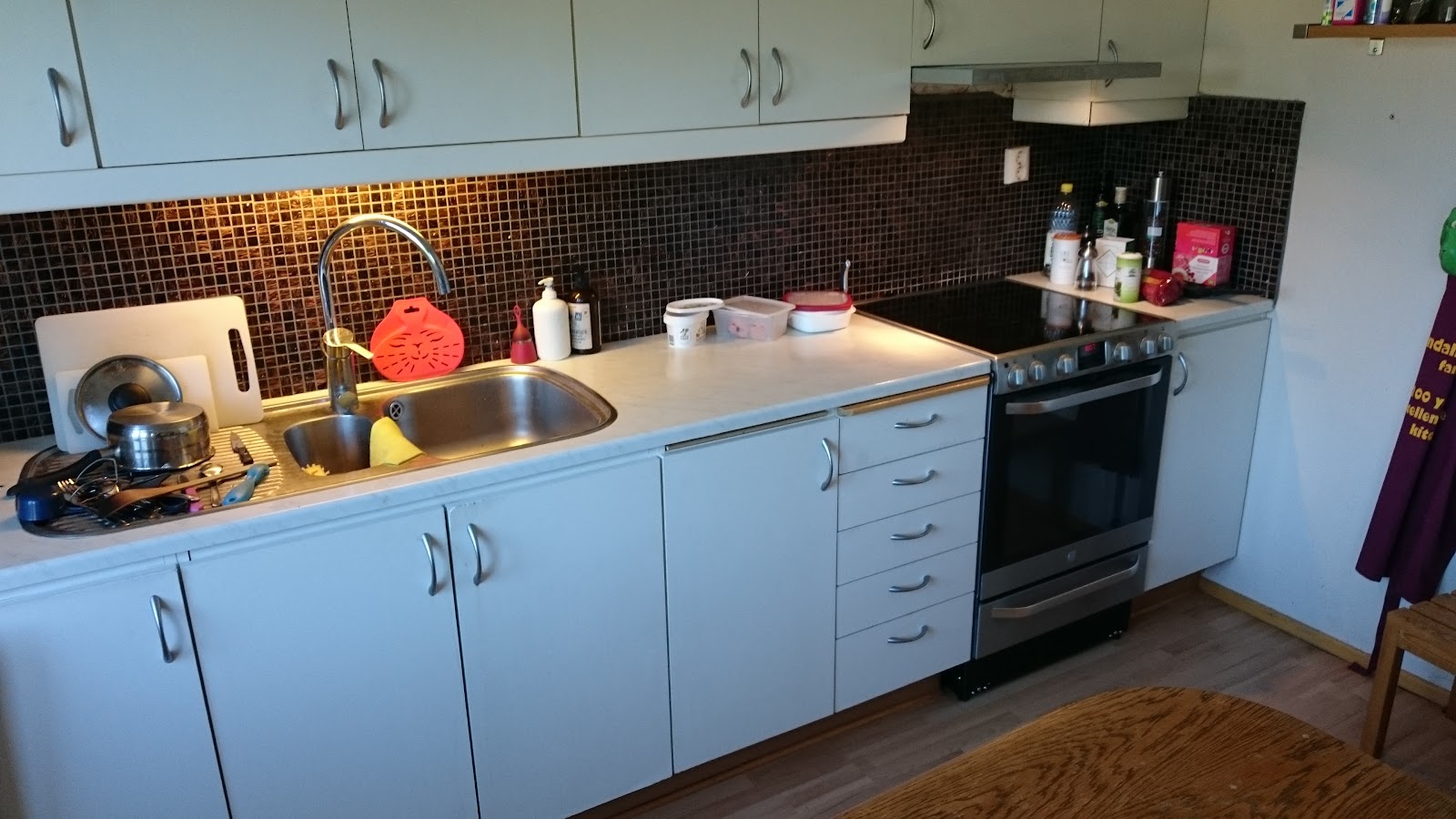 Persilja springer: Från slitet 90-tal till 2016. Om att renovera ett kök.