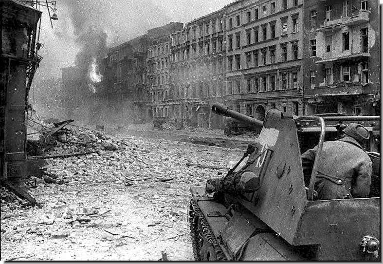 HISTORY IN IMAGES: Pictures Of War, History , WW2: Apocalypse: Battle ...