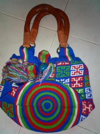 ARTESANÍAS COLOMBIANAS: ARTE WAYUU