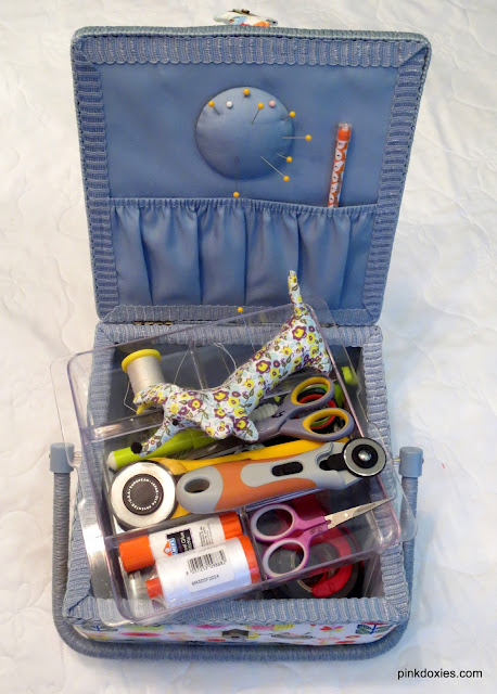 Julie Stocker Quilts at Pink Doxies: Make A Portable Sewing Station