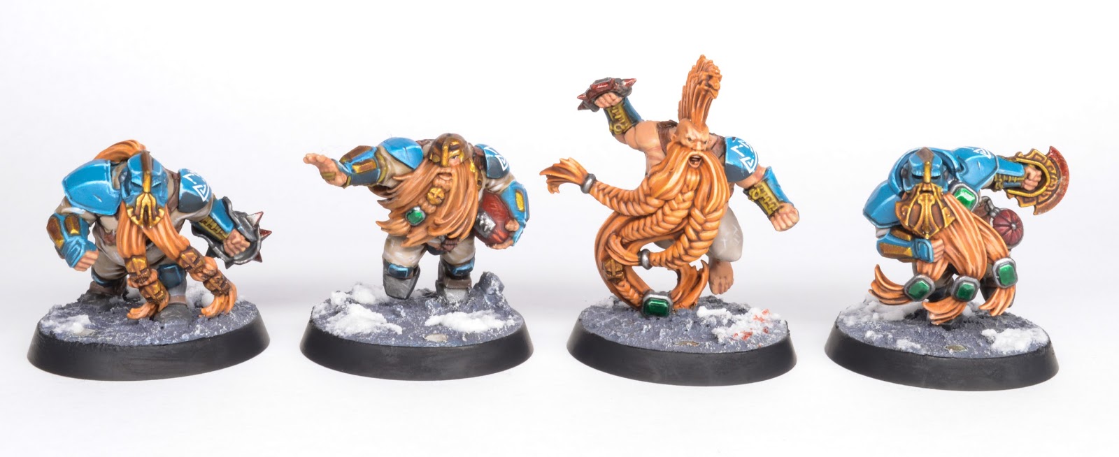Showcase: Blood Bowl Dwarf Team - Tale of Painters