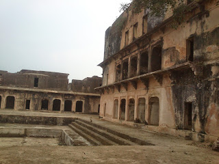 Mandla Ramnagar moti mahal (m.p.) india pics | मंडला रामनगर मोती महल