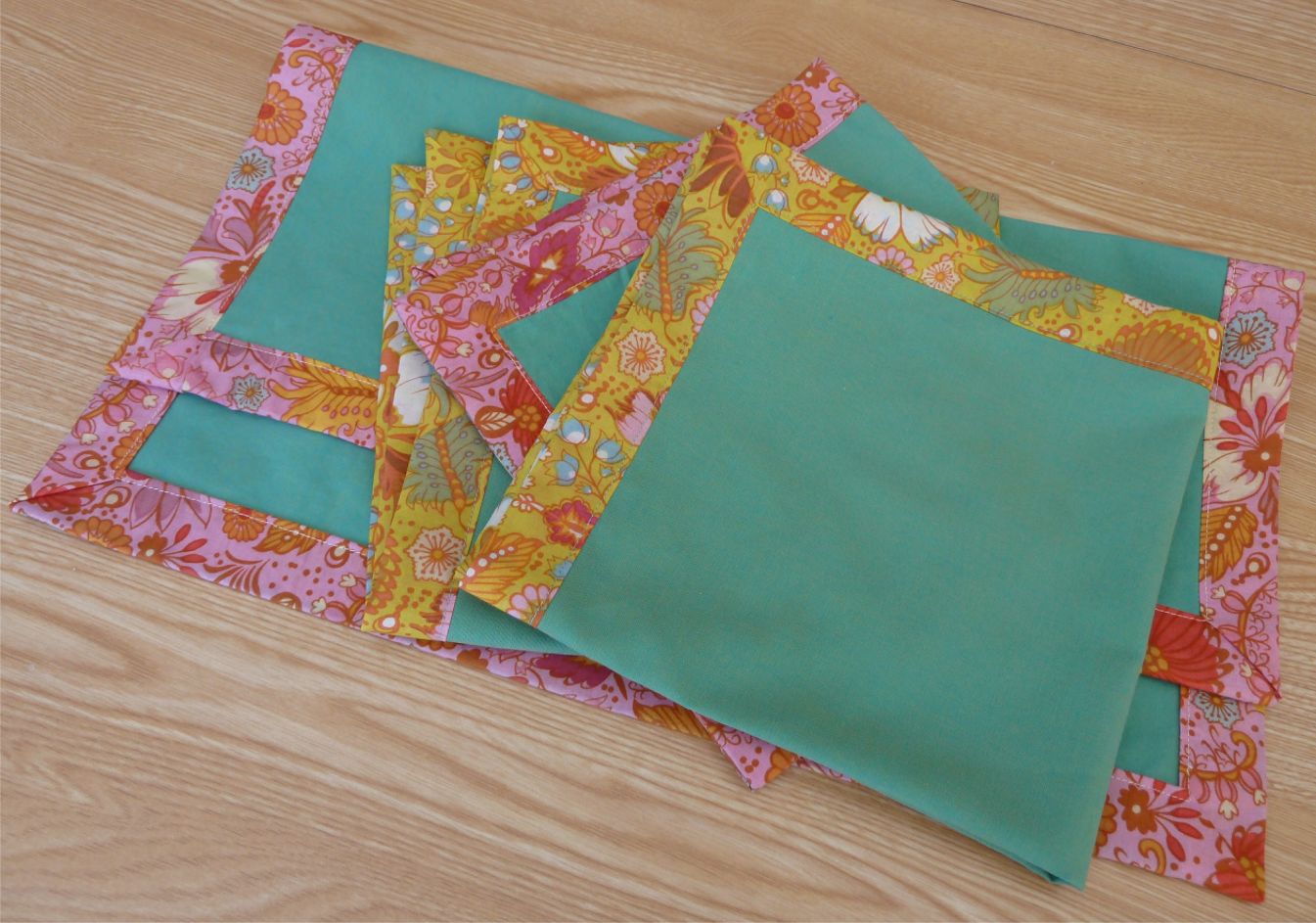 alidiza: Bound Edge Napkin Tutorial