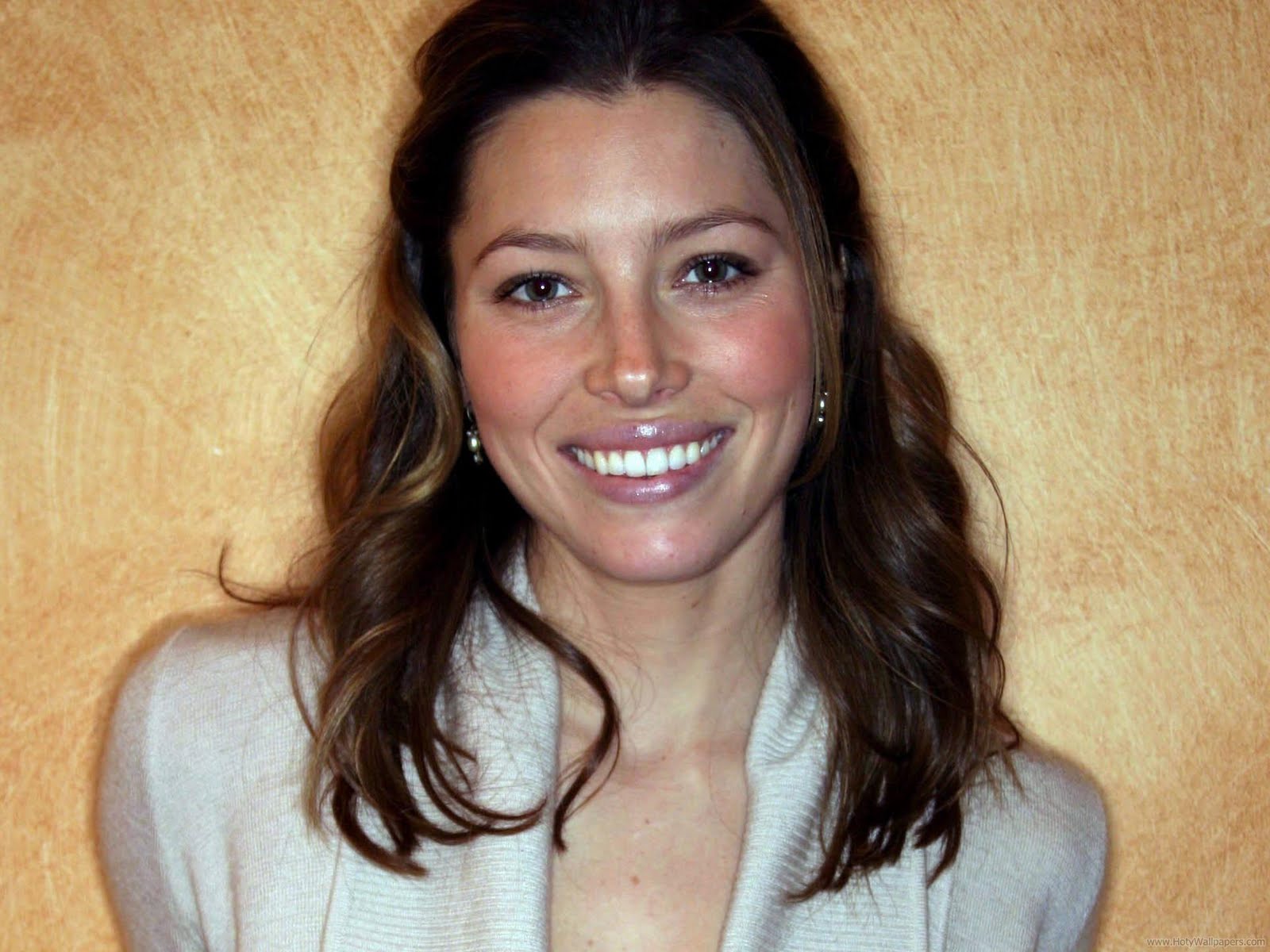 Jessica Biel Model Wallpapers ~ Fun Hungama