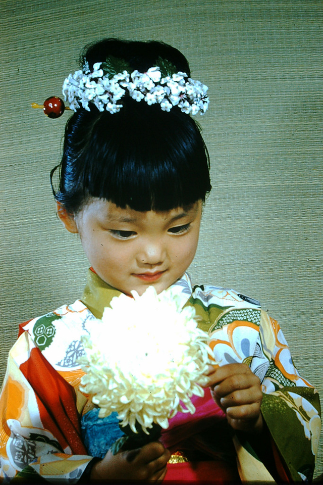 25 Beautiful Kodachrome Pictures of '50s Japanese Portraits in a Photo ...