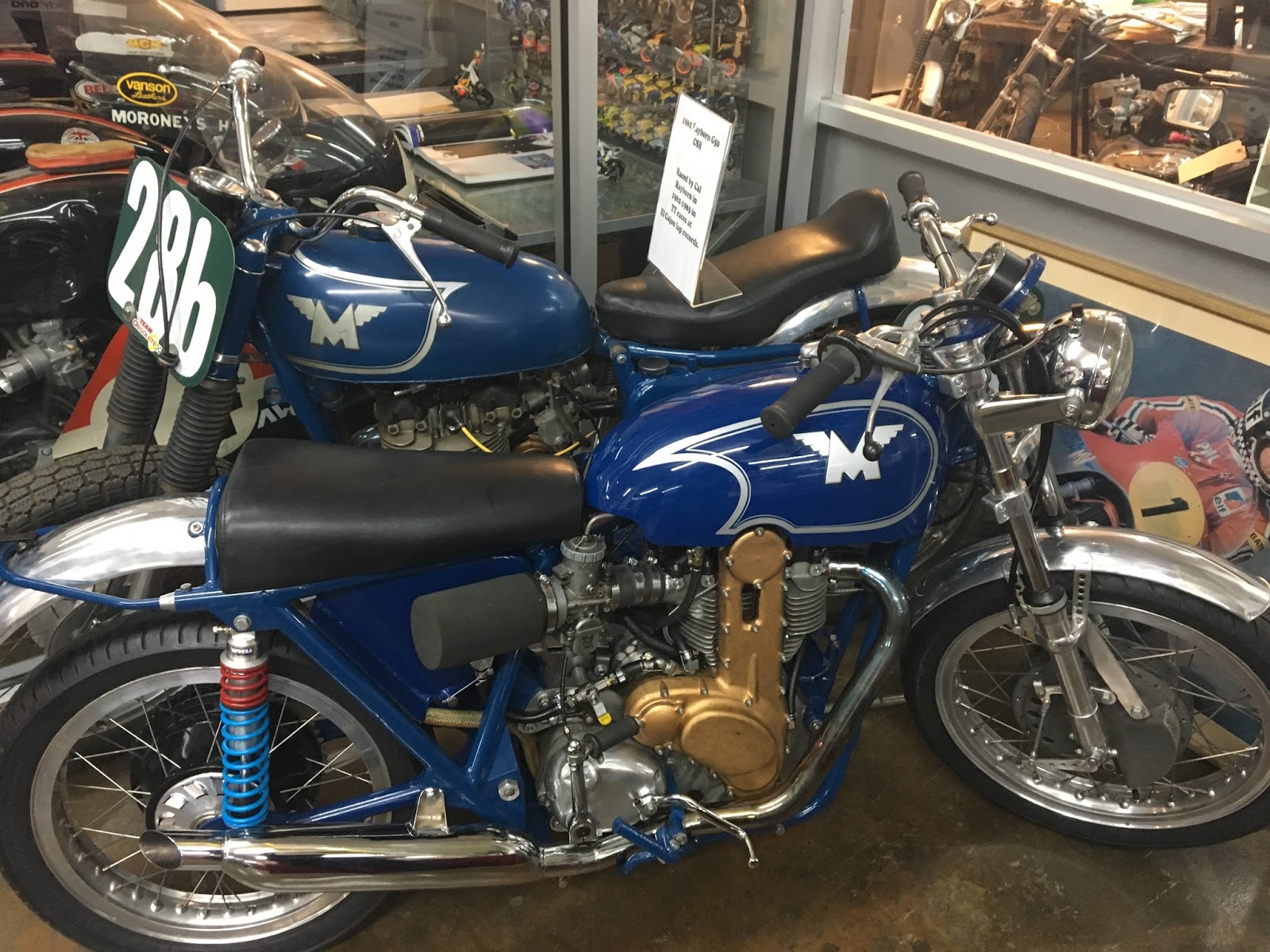 SOLO MOTORCYCLE WORKS: Team Obsolete