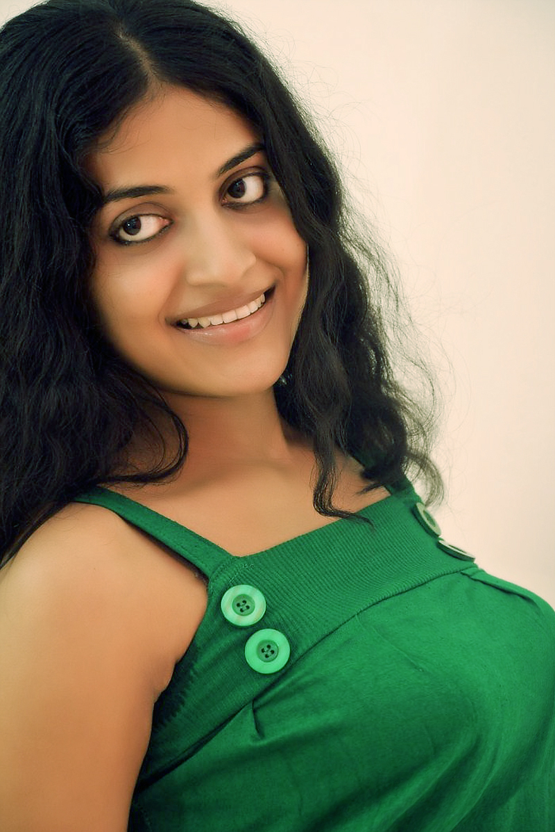 ACTRESS KAVITHA NAIR IN TIGHT TOP AND JEANS CUTE AND HOT PHOTO SHOOT ...
