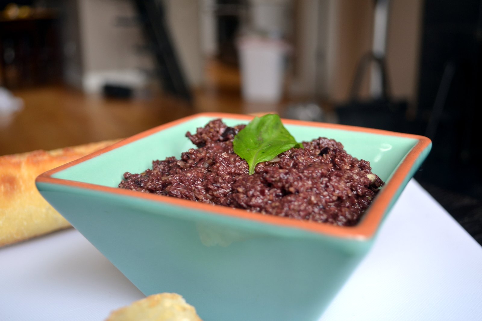 Hardly Housewives: Roasted Garlic Olive Tapenade