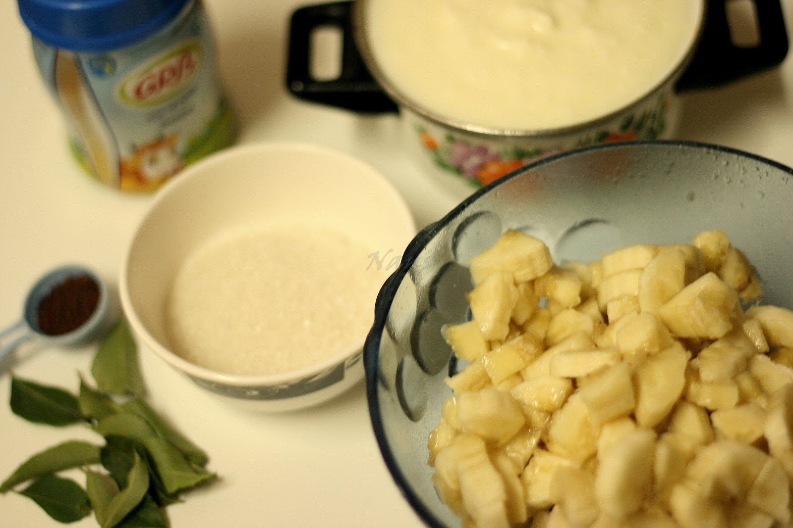 Nan's yum-yums!: Kela Sassam | Banana in Sweetened Yogurt | Konkani Dessert