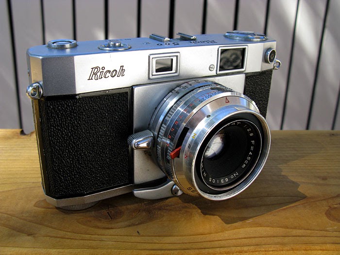 Photography & Vintage Film Cameras: Ricoh 500