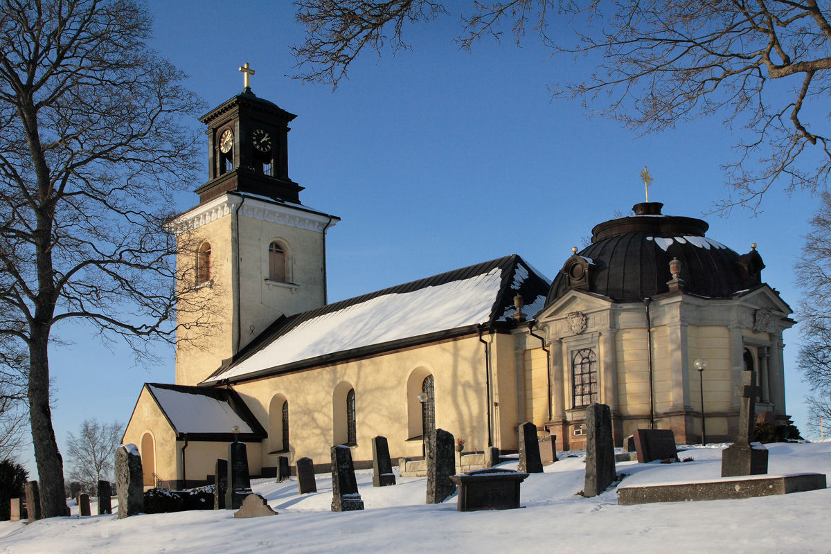 .: Turinge kyrka i vinterljus