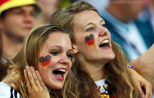 Most Beautiful Euro 2012 German Female Fans - Ye Kya Chutiyapa Hai