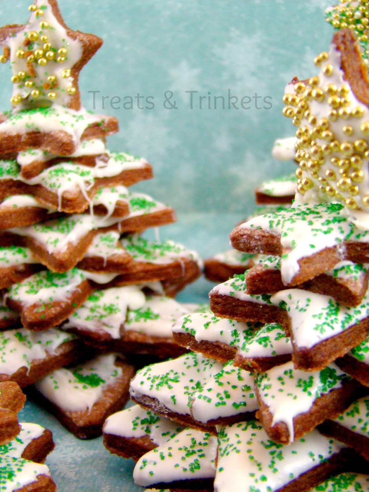 Treats & Trinkets: Christmas Tree Cookie Stacks & the Year in Review