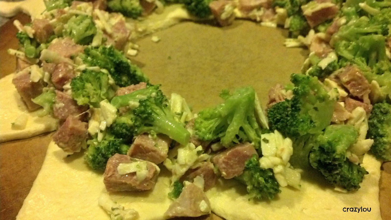 crazylou: Tasty Tuesday--Ham & Broccoli Ring
