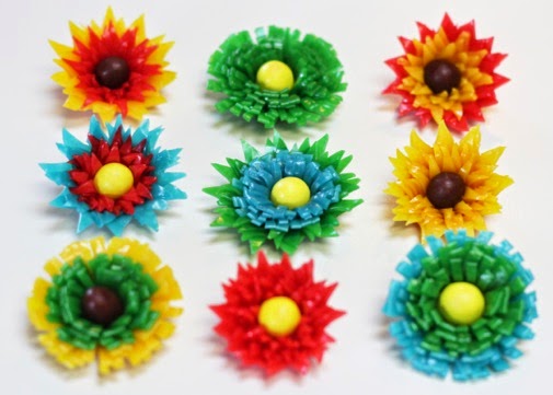Project Denneler: Fancy That…. Fruit Roll Up Flowers