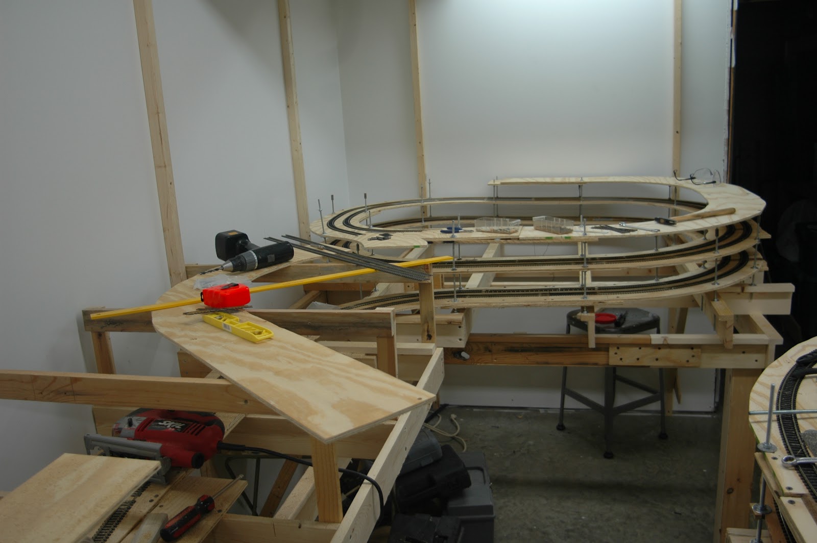 Model Railroading - Mainly in HO scale: Benchwork basics - Level 2