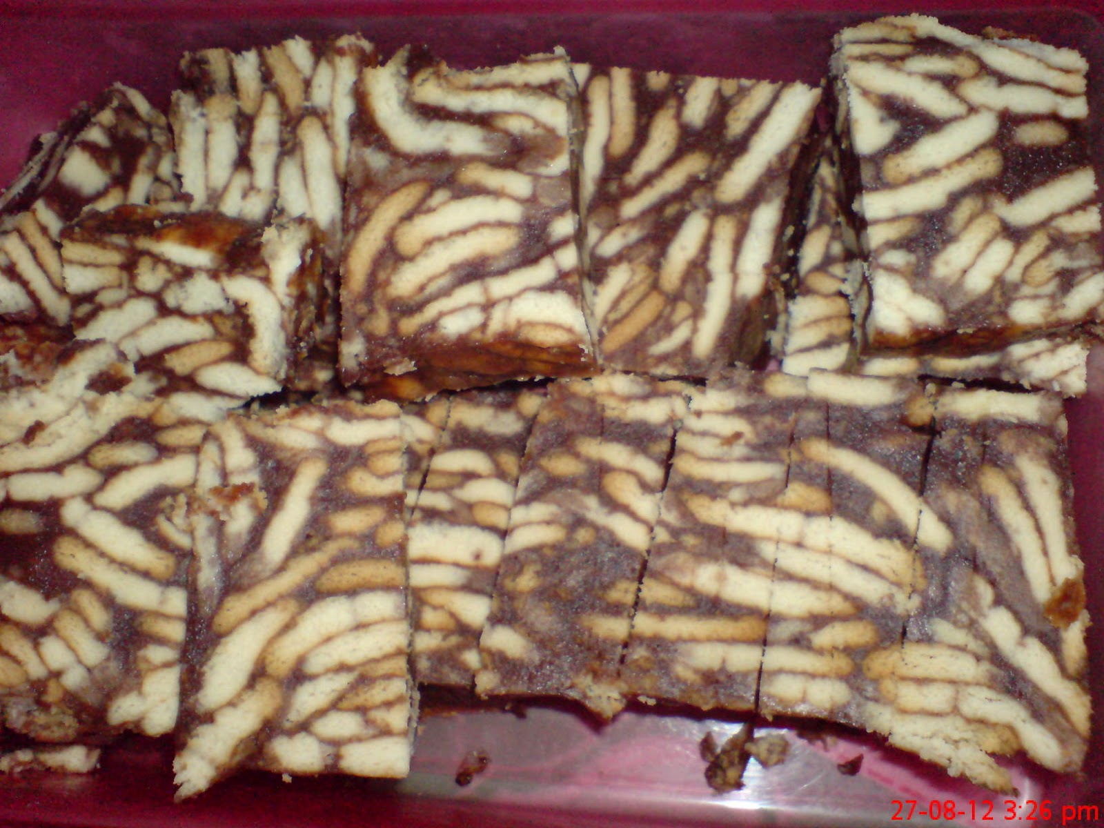 SRI EMBUN: KEK BATIK BISKUT MERRY
