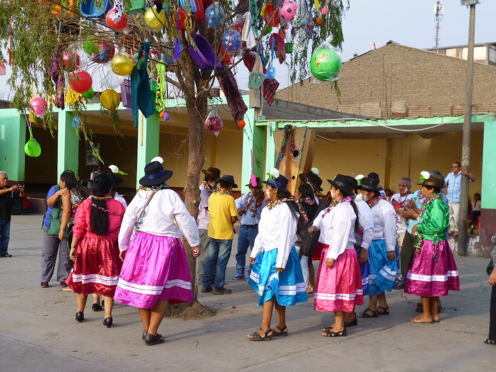 San Diego de Ishua: Yunza ishuana en local ASU - Abtao