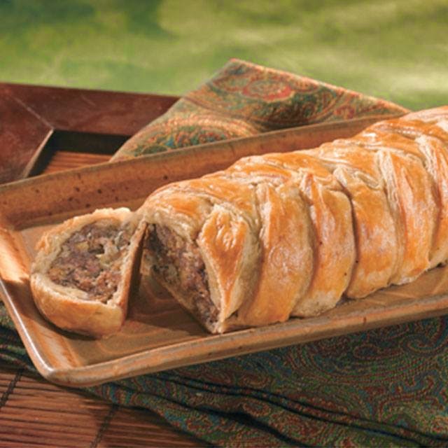Gina's Italian Kitchen: SAUSAGE & STUFFING CRISS-CROSS PASTRY