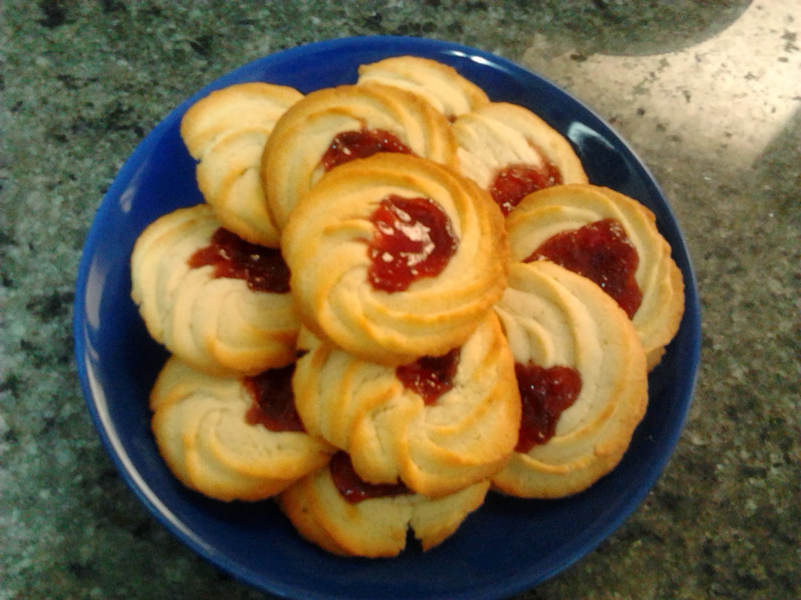 Galletas rizadas con mermelada (para Antonio) | El horno de Mar