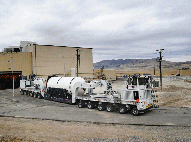 NASA building world's largest solid-fuel rocket - Gizmag | New and ...