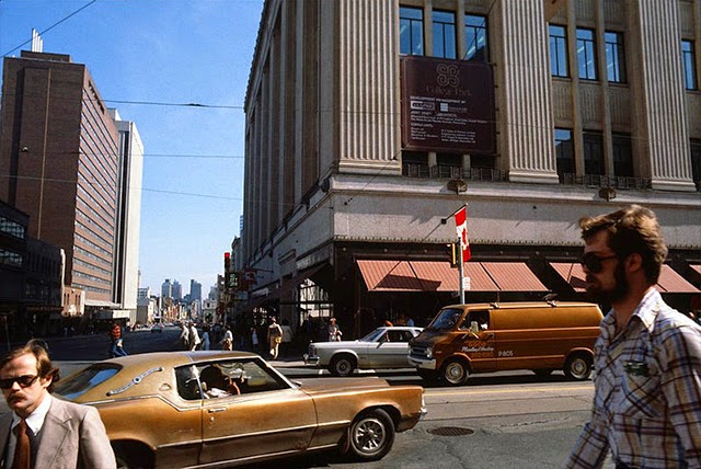 40 Wonderful Photos of Yonge Street, Toronto in the 1970s ~ Vintage ...