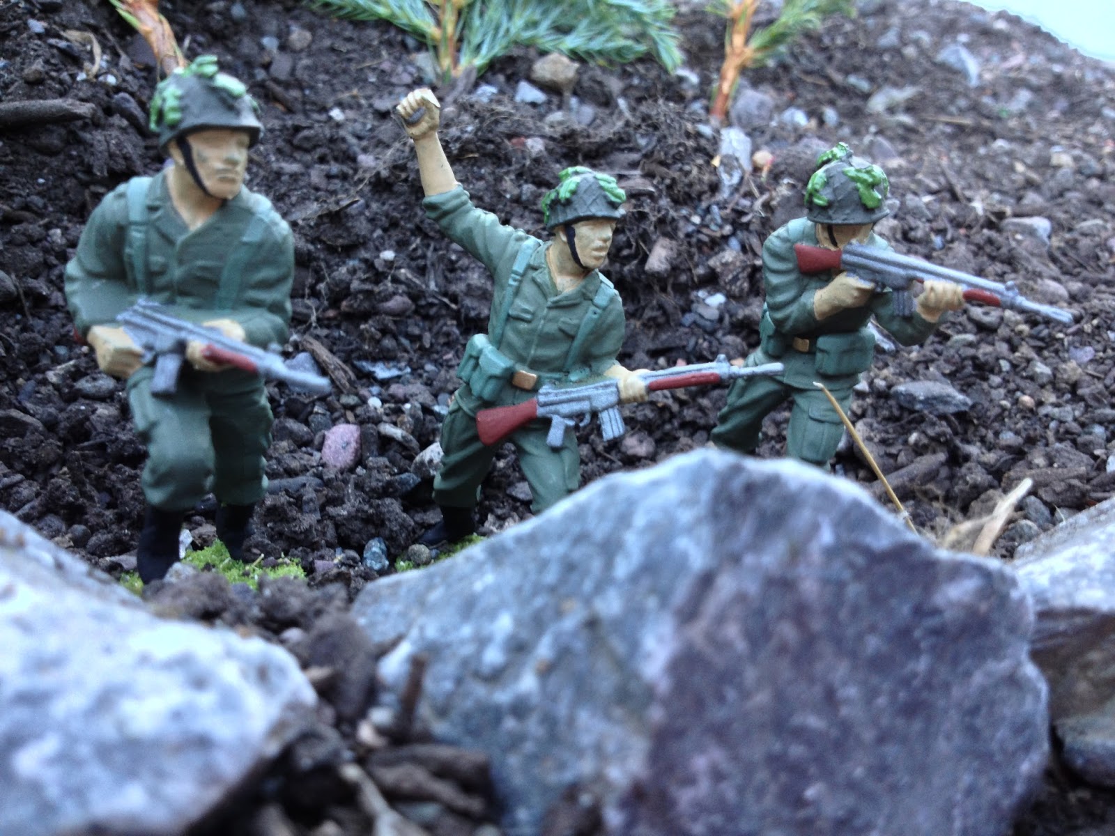 Commander of Plastic Men!: AIRFIX MODERN SERIES 1/32 SCALE