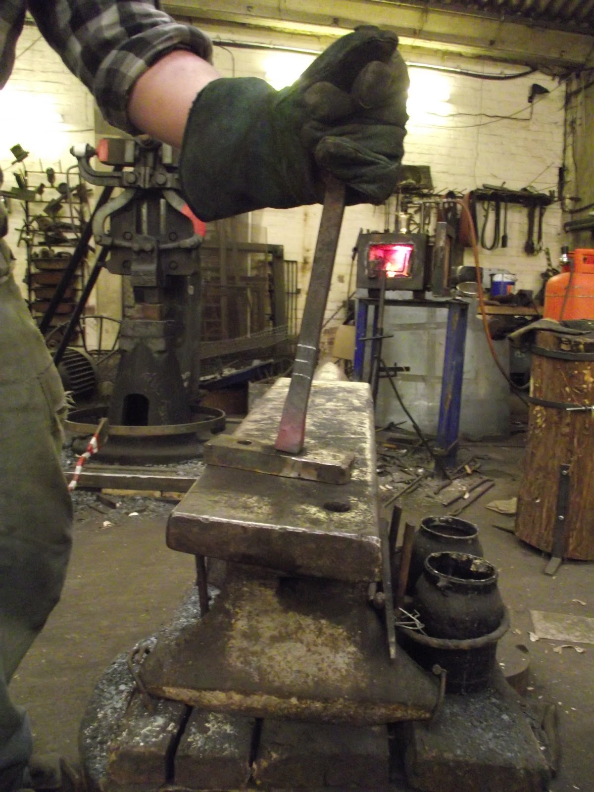 The New Hearth: Grosse Messer