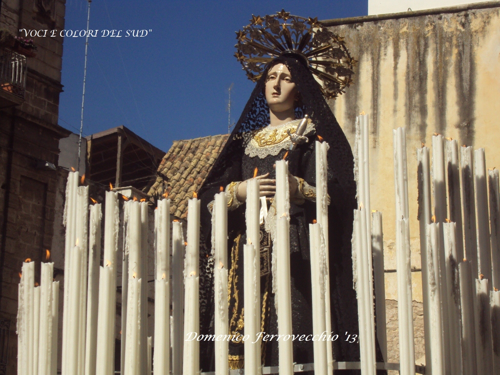 Voci e colori del Sud: La processione della Desolata a Bitonto