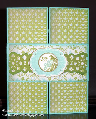 Robin's Room: Gatefold-Easel Card